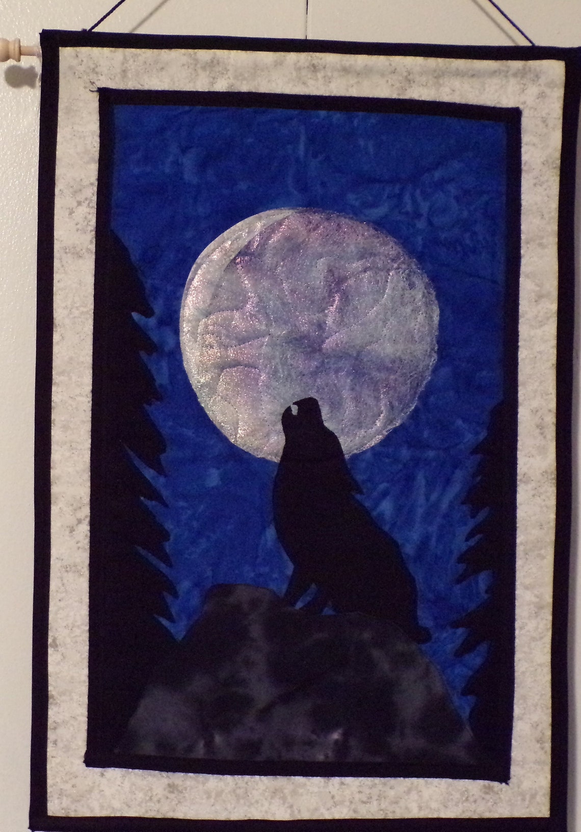 Howling Wolf Quilted Wall Hanging - Handmade Applique Quilting 20" Tall ...