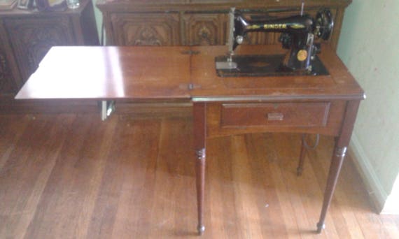 Vintage beautiful 1940's working Singer sewing machine | Etsy
