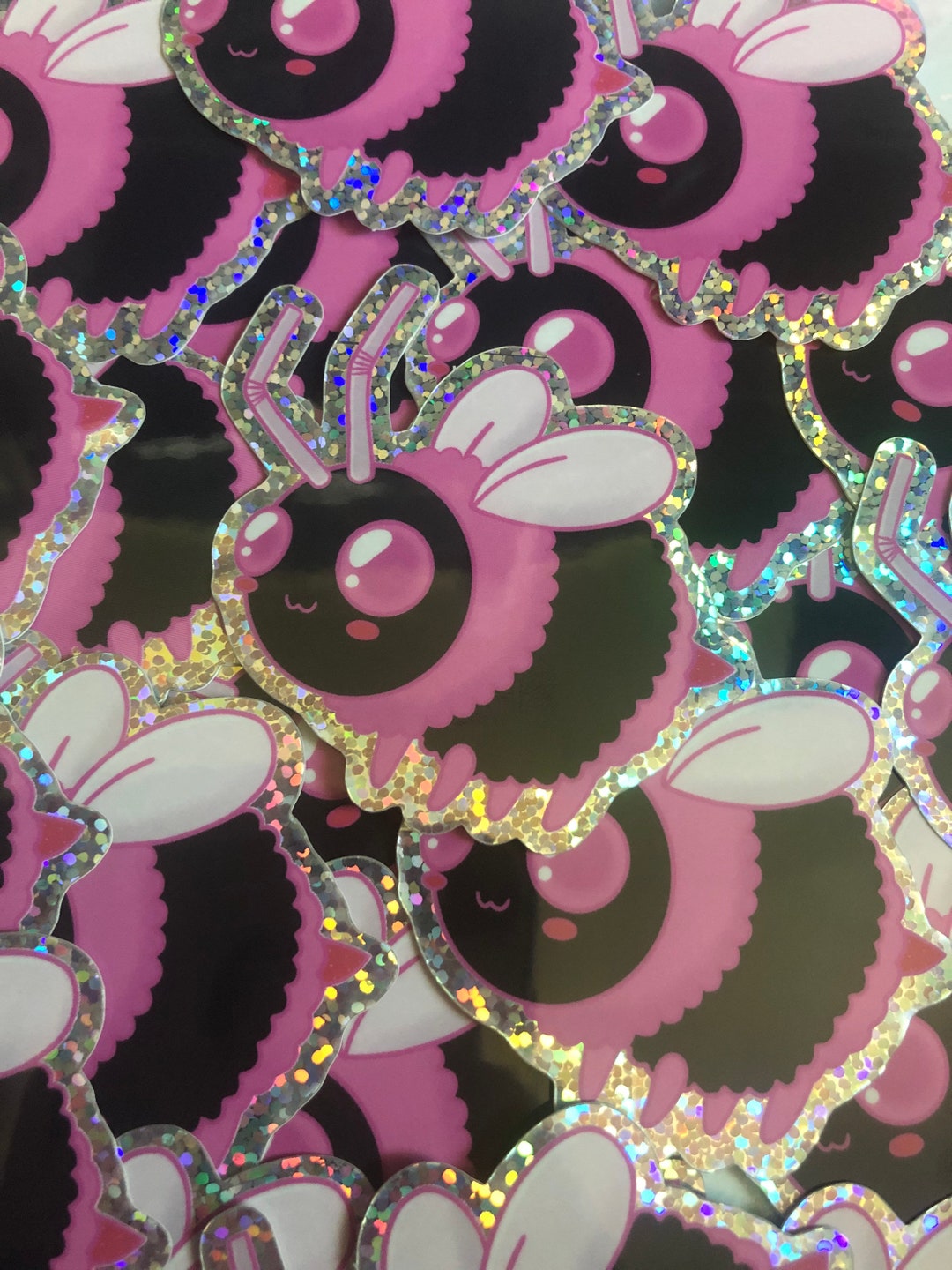 Glitter straw-bee Cute Adorable Strawberry Milk Bubblegum Pink Bee ...
