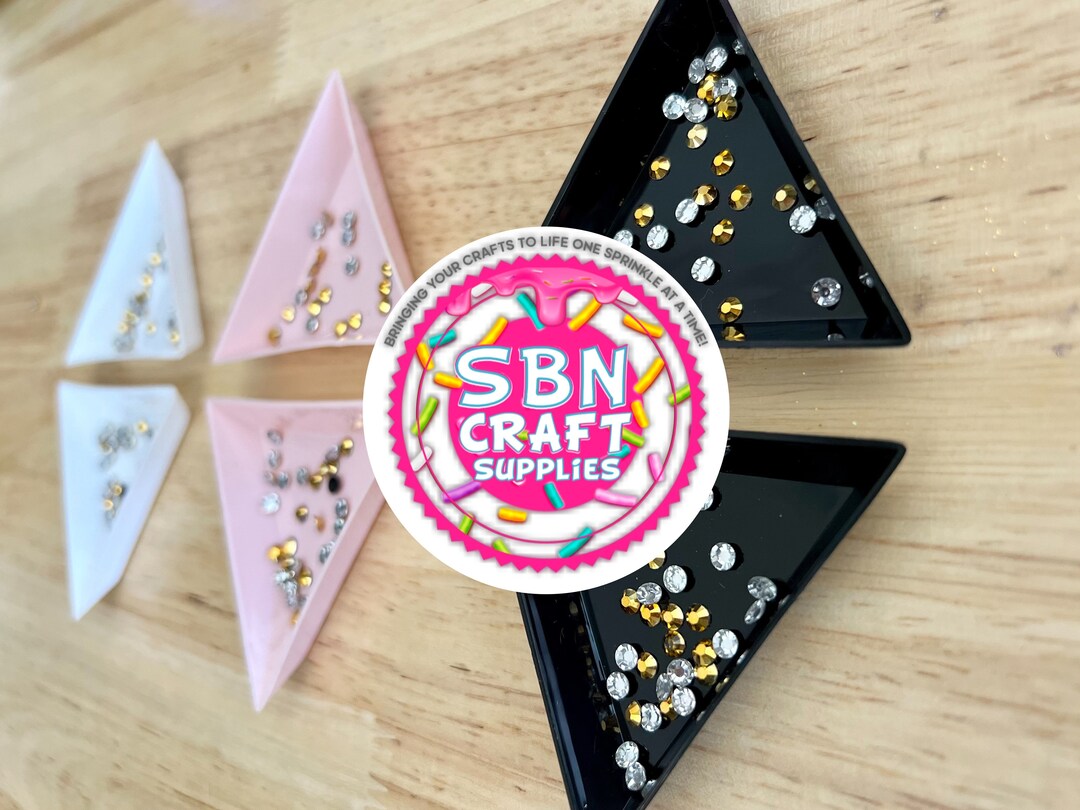 NEW 30pc Triangle Sorting Trays Plastic White Pink Black Rhinestone ...