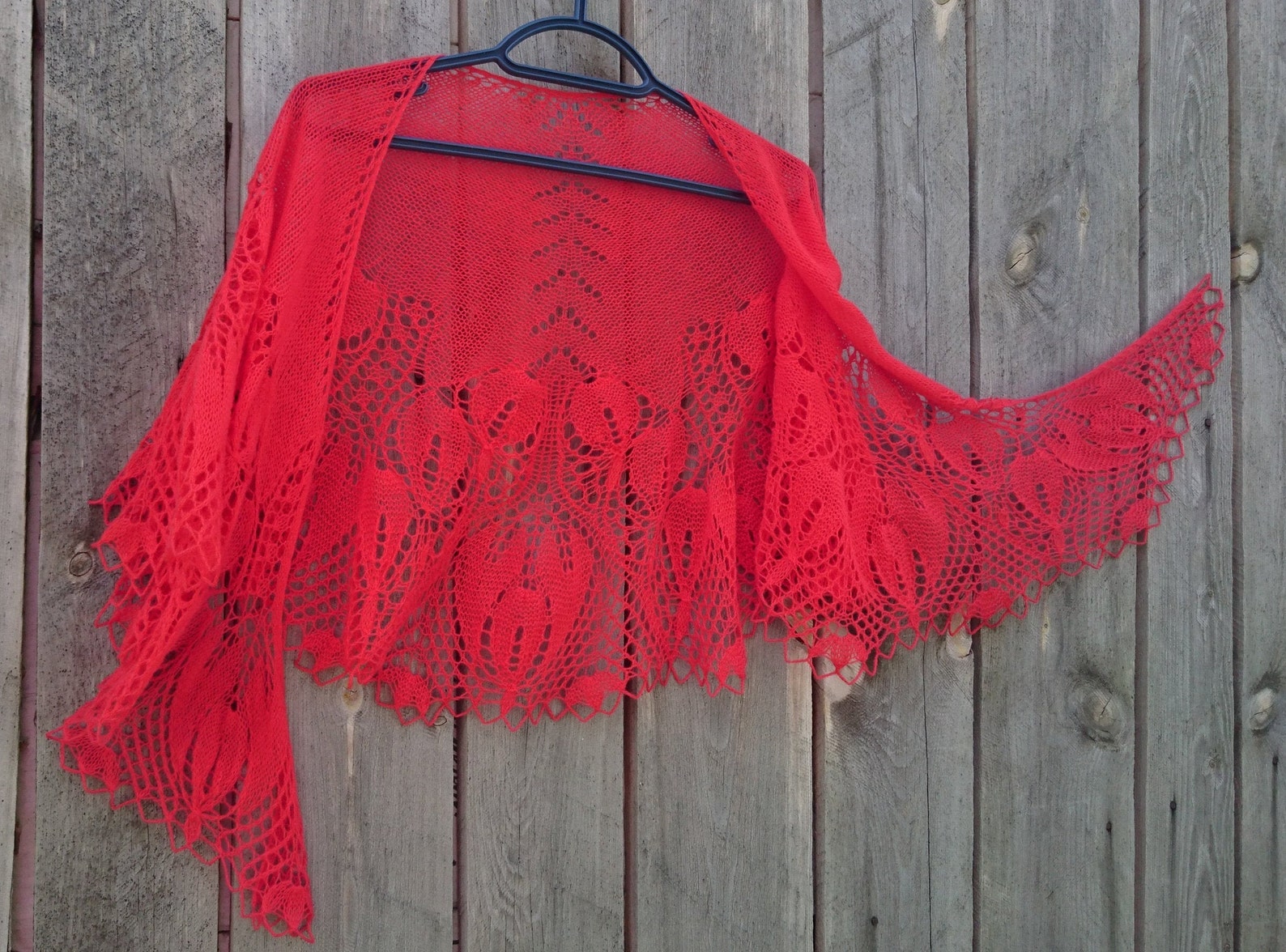 Red Wool Lace Shawl, Beautiful Border Semi-circular Shawl, Knitted ...