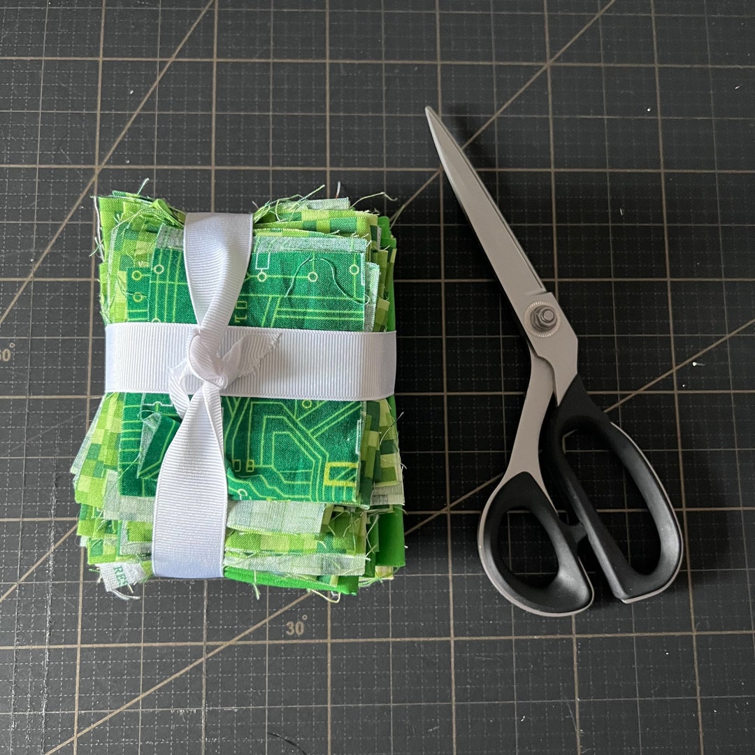 Green Fabric Scrap Bundle No. 3 - 9.9 Oz. - Etsy