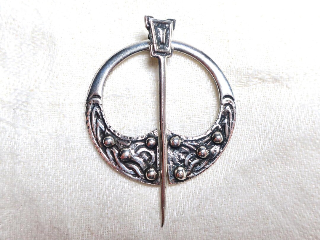 Vintage 1950s Scottish Robert Allison Sterling Silver Penannular Cloak ...