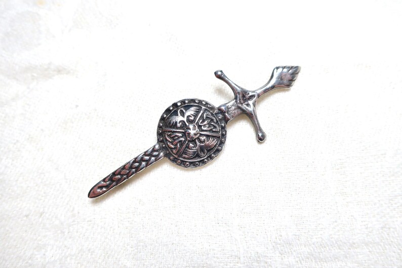 Vintage Scottish Traditional Silver Claymore Sword and Shield Kilt Pin ...