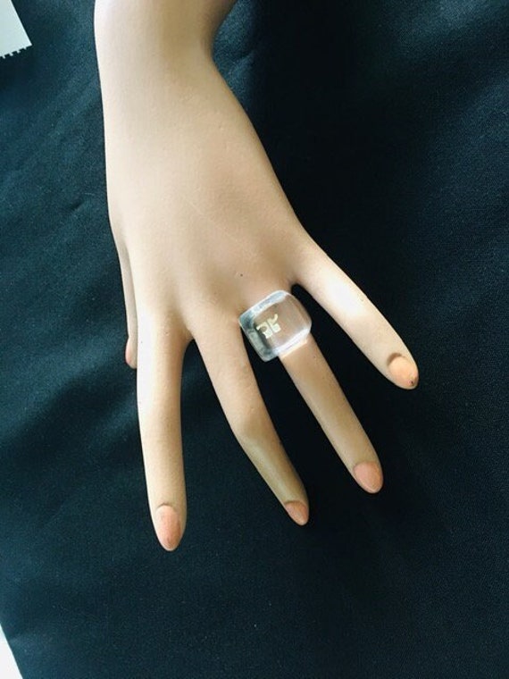 COURREGES lucite ice cube ring with vintage logo 1980 - Gem