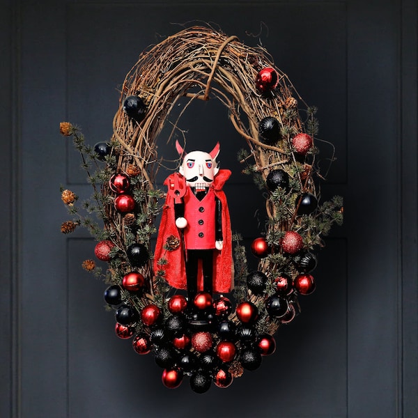 Creepy Wreath - Etsy