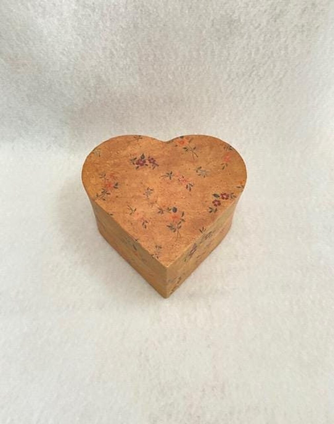 Vintage Bob's Boxes Primitives wallpaper Box Heart Shaped Box With ...