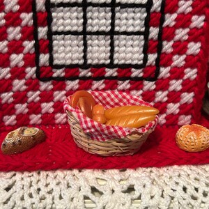 Kitchen / Retro Red New Handmade Plastic Canvas Tissue Box Cover Cube ...