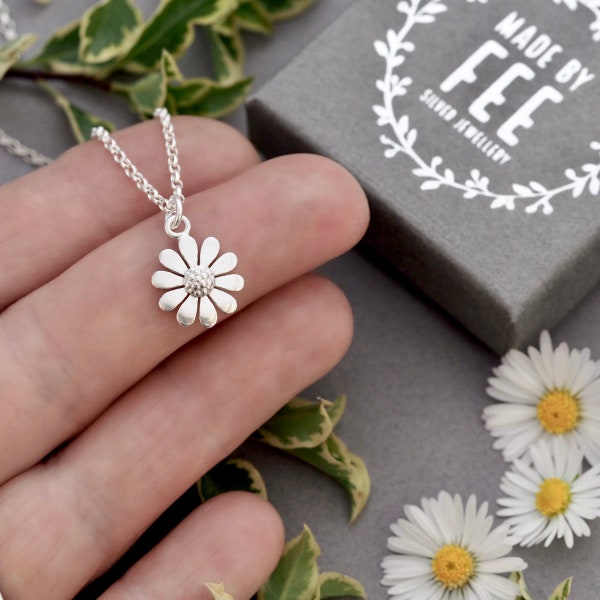 Daisy Necklace - Etsy