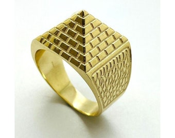 Thick Pyramid Stud Ring - Etsy