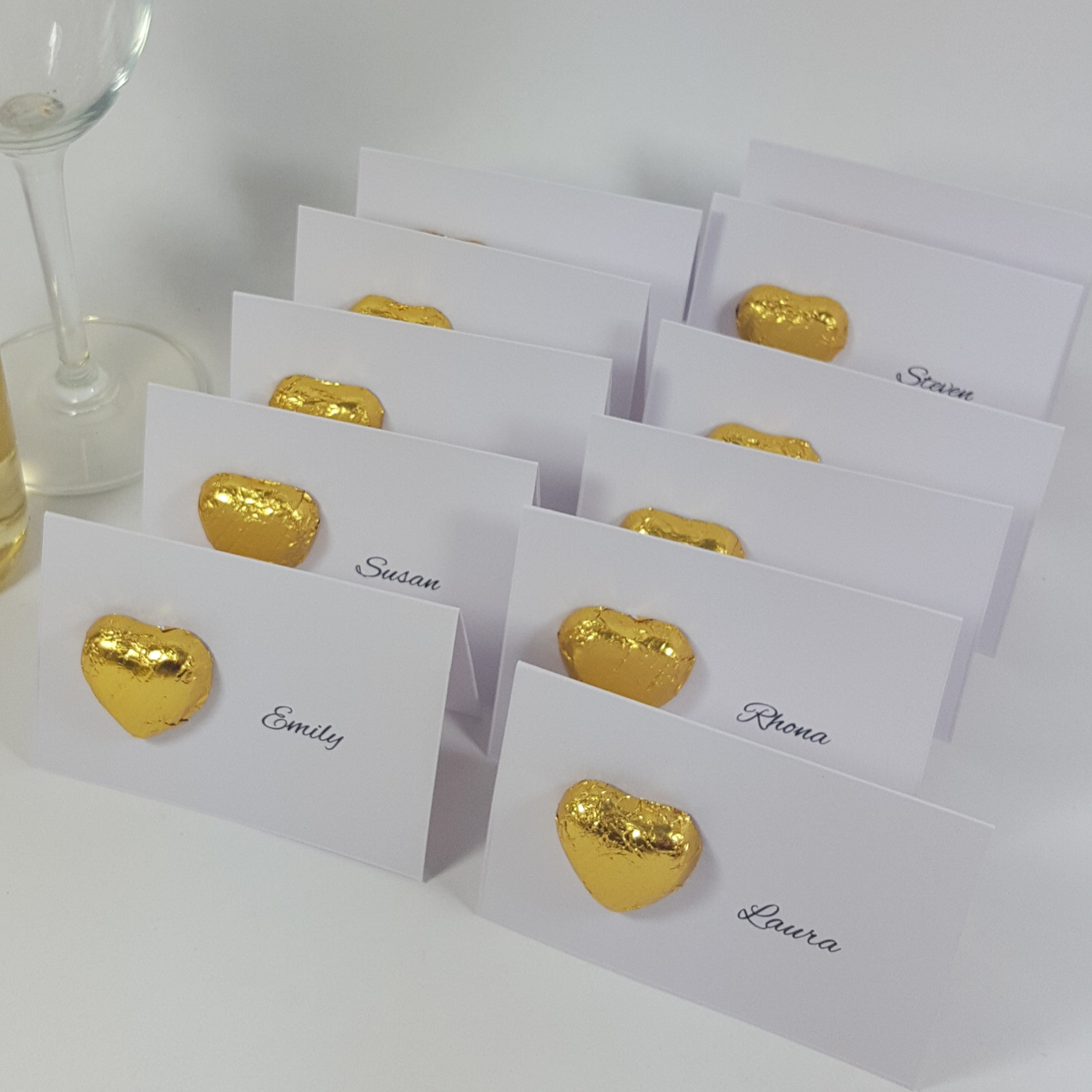 Personalised Place Cards With Chocolate Heart Favour. Name - Etsy España