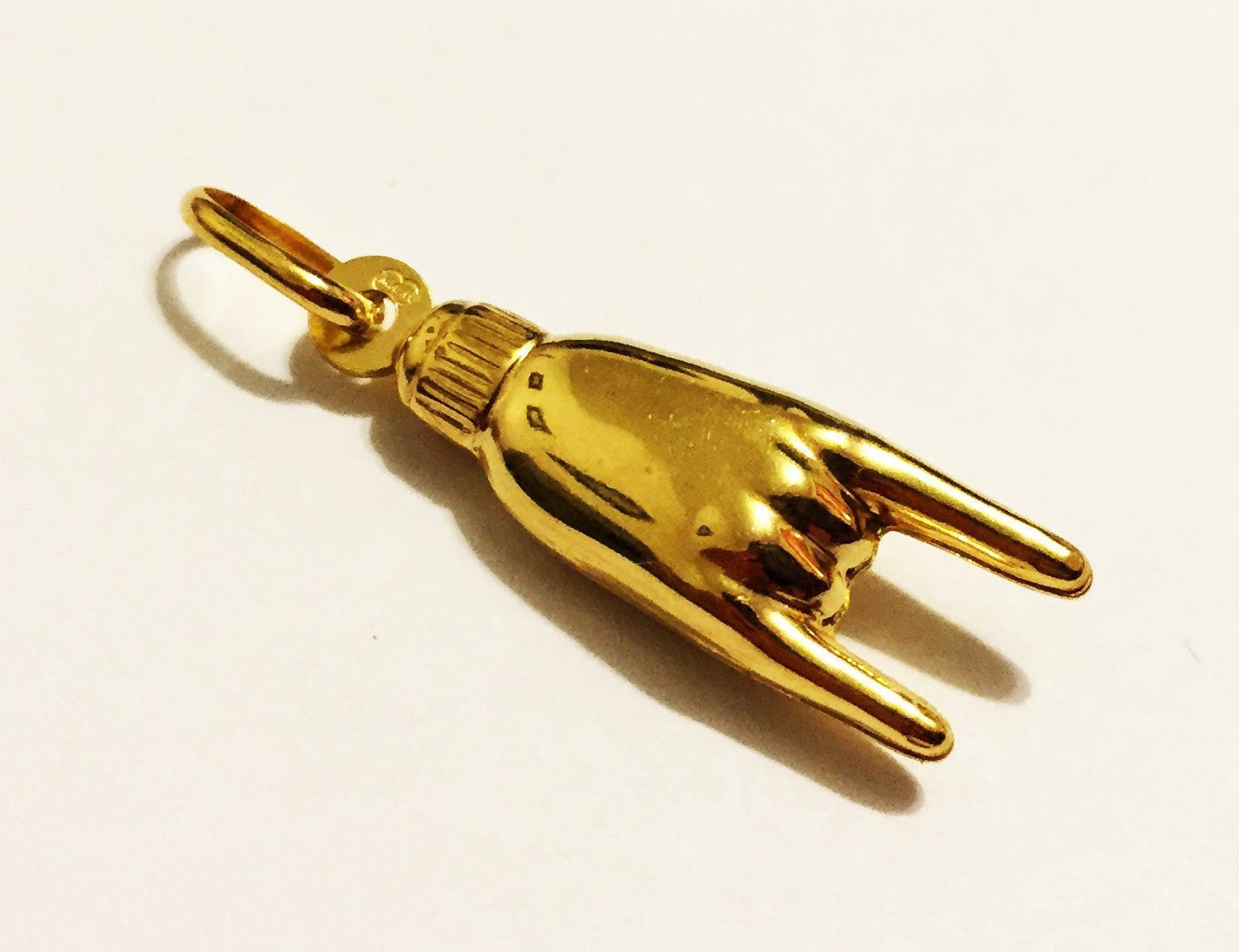18k Yellow Gold Lucky Winner Sign Pendant - Etsy