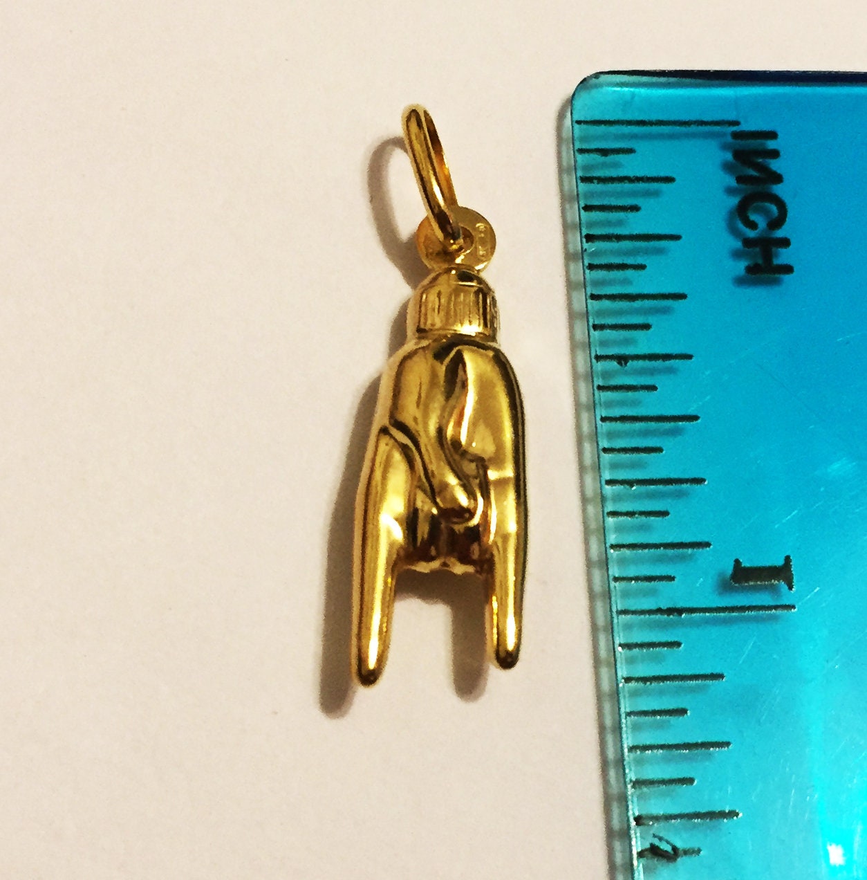 18k Yellow Gold Lucky Winner Sign Pendant - Etsy