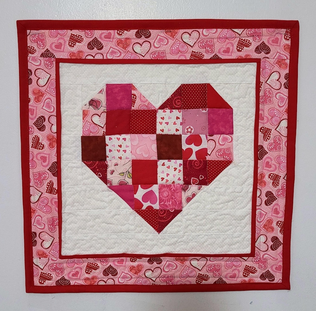 Valentine Heart Wall Hanging, 19 Heart Mini-quilt, Table Topper ...