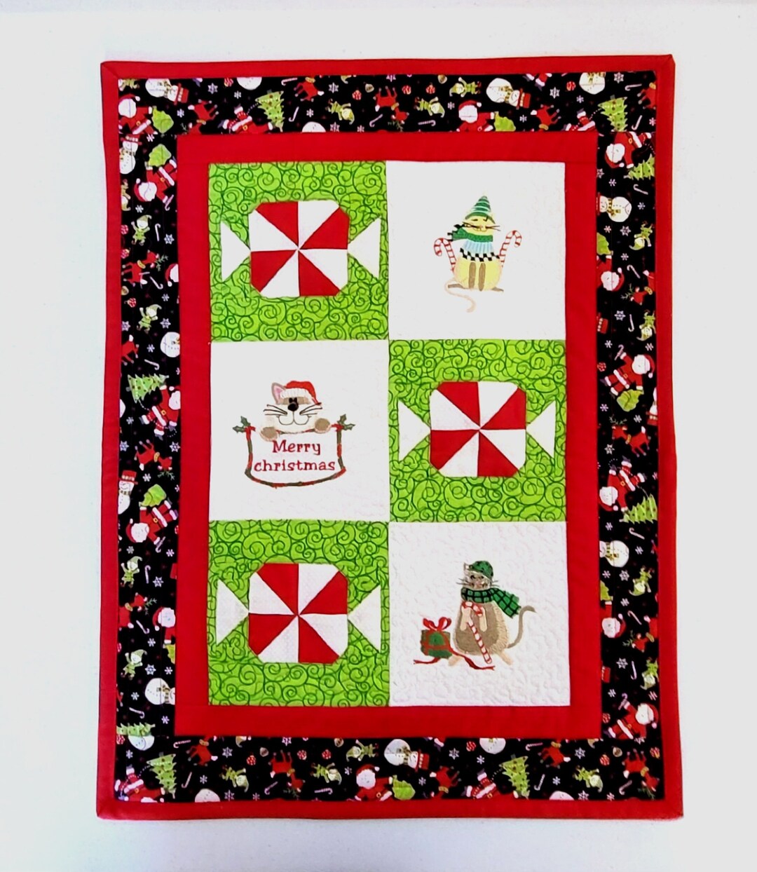Christmas Wall Hanging, Peppermint Candy Quilted Christmas Wall Hanging ...