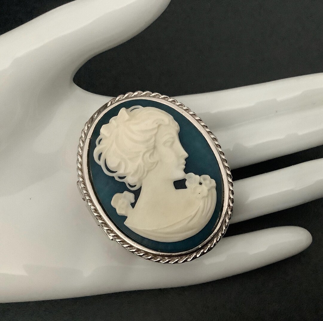 Faux Cameo Vintage Trinket Box. Silvertone Metal. Very Weighty - Etsy