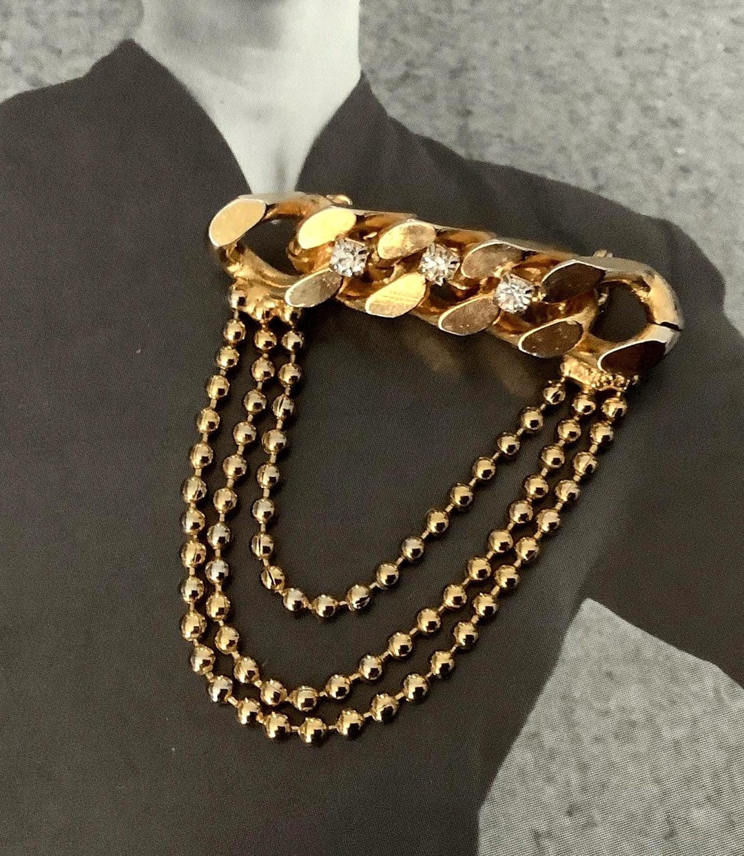 So Stylish. 1980s Curb Chain Bar Brooch. With Three Chains and ...