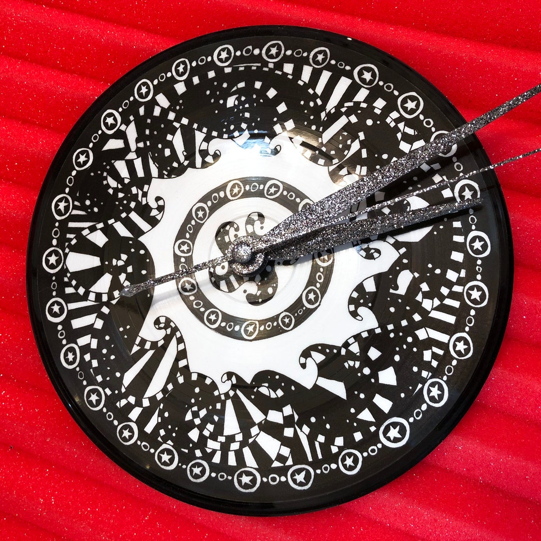Record Clock With Pen-doodle Abstract B&W Illustration. Mint Vinyl 7 ...