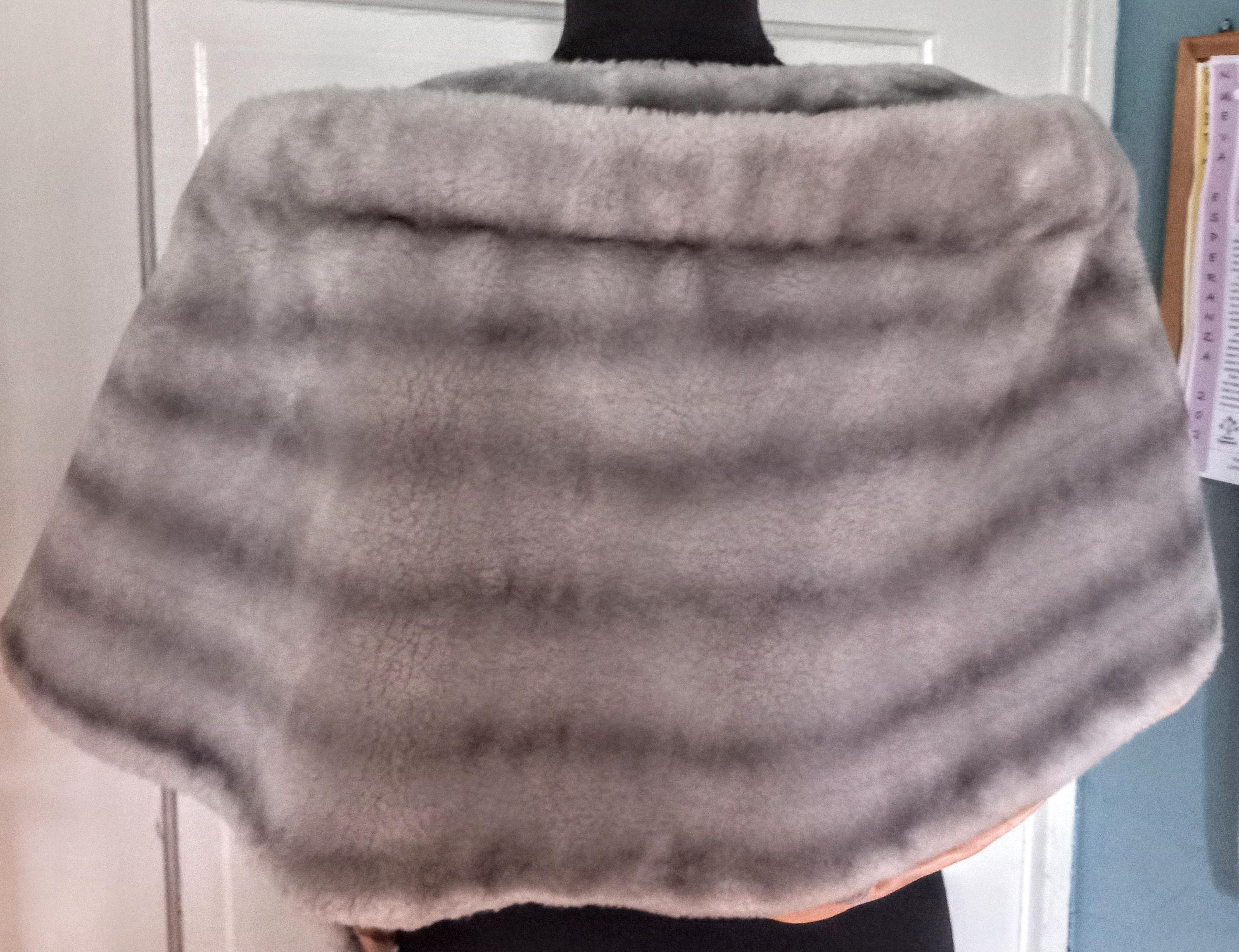 Vintage Fake Fur Gray Shrug Cape Drape Stole Small to Medium Lined With ...