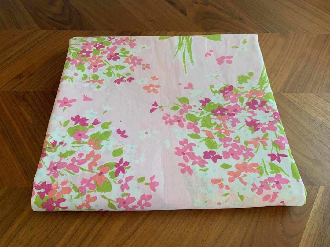 Vintage Love Knots Twin Fitted Bottom Sheet by Burlington / Pink Mod ...
