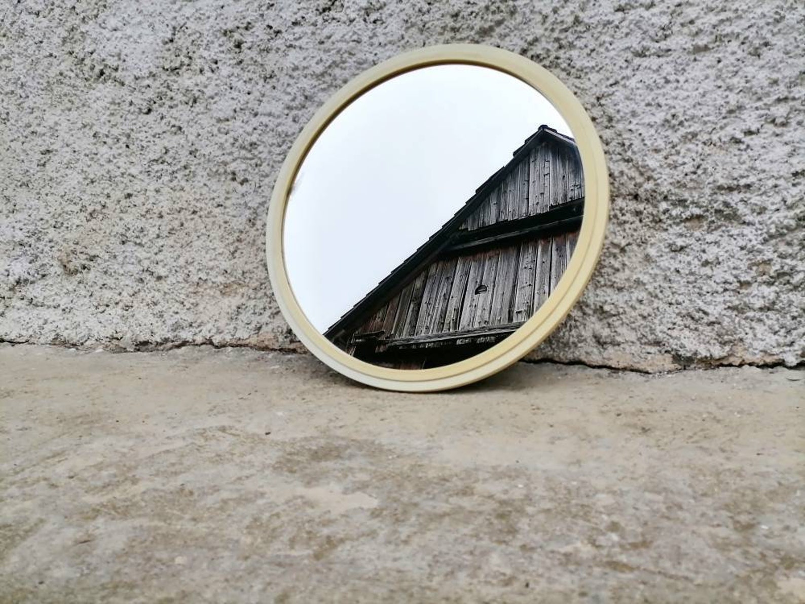 Vintage Mid Century Modern Round Mirror / Plastic Round Mirror - Etsy