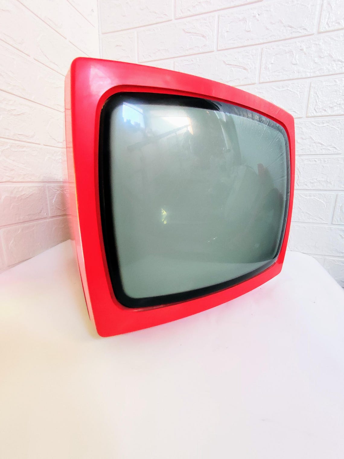 Vintage Portable TV Set From Germany / Modern Bruns Happy Hamburg TV ...