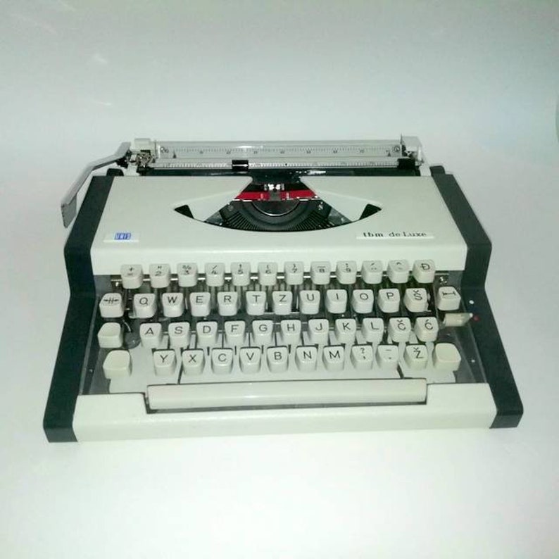 Vintage Mechanical Typewriter / White Working Typewriter / Typewriter ...