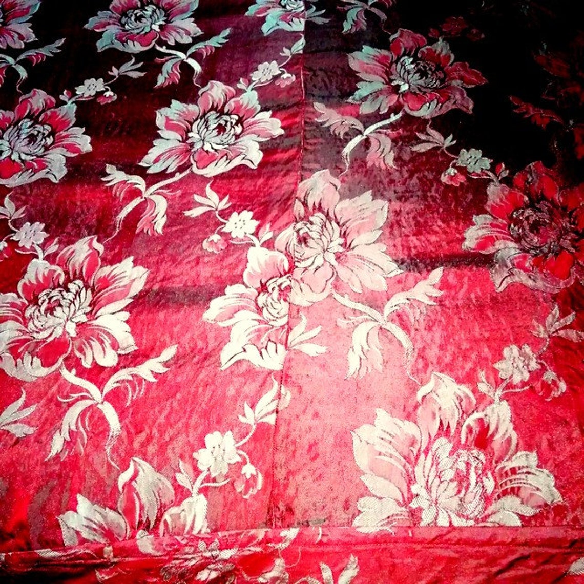 Vintage Bed Cover/ Silk Bed Cover With Frills/ Red Flower | Etsy