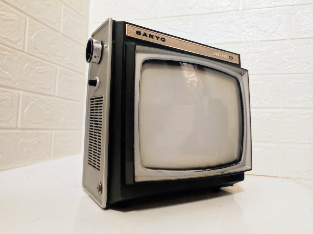 Vintage Portable Television / Tv Set From Japan /70s / Retro Sanyo TV ... Vintage Portable Television / Tv Set From Japan /70s / Retro Sanyo TV ...