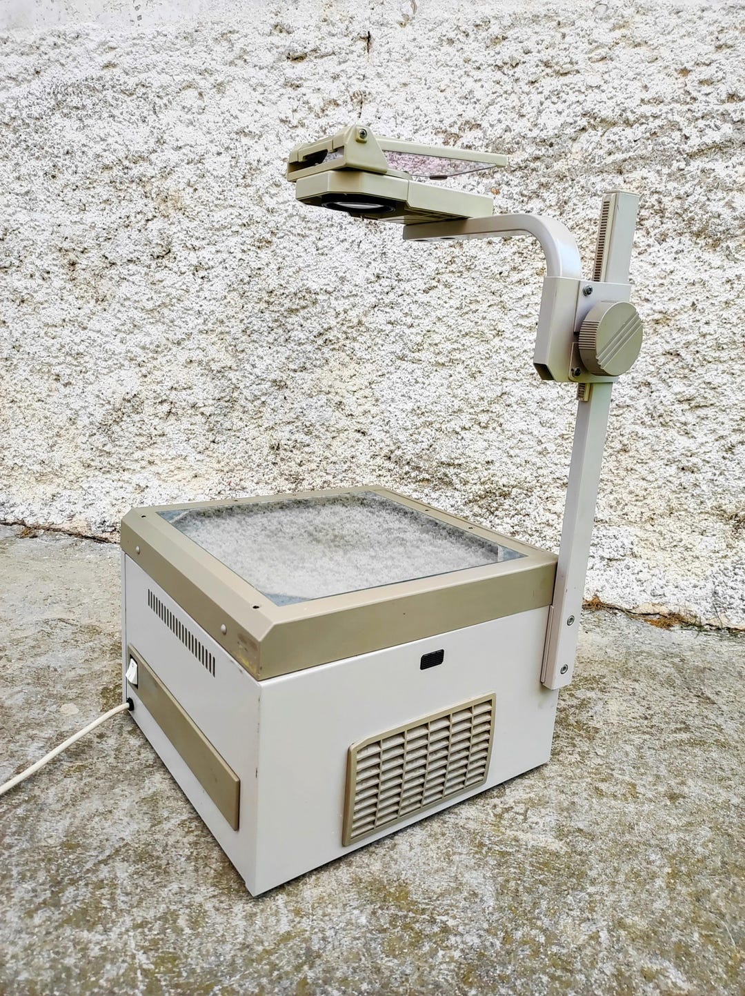 Vintage Old School Projector Vega/ Retro Projector / Retro Overhead ...