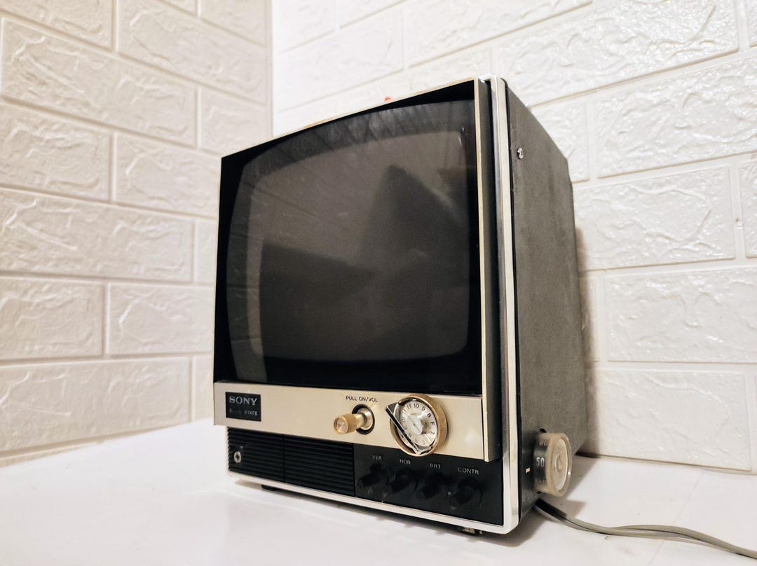 Vintage Sony Solid State TV: 1970s Retro Decor (non-working) - Etsy