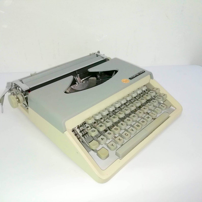 Vintage Typewriter / Typewriter With Case / TOPS M2 Typewriter - Etsy