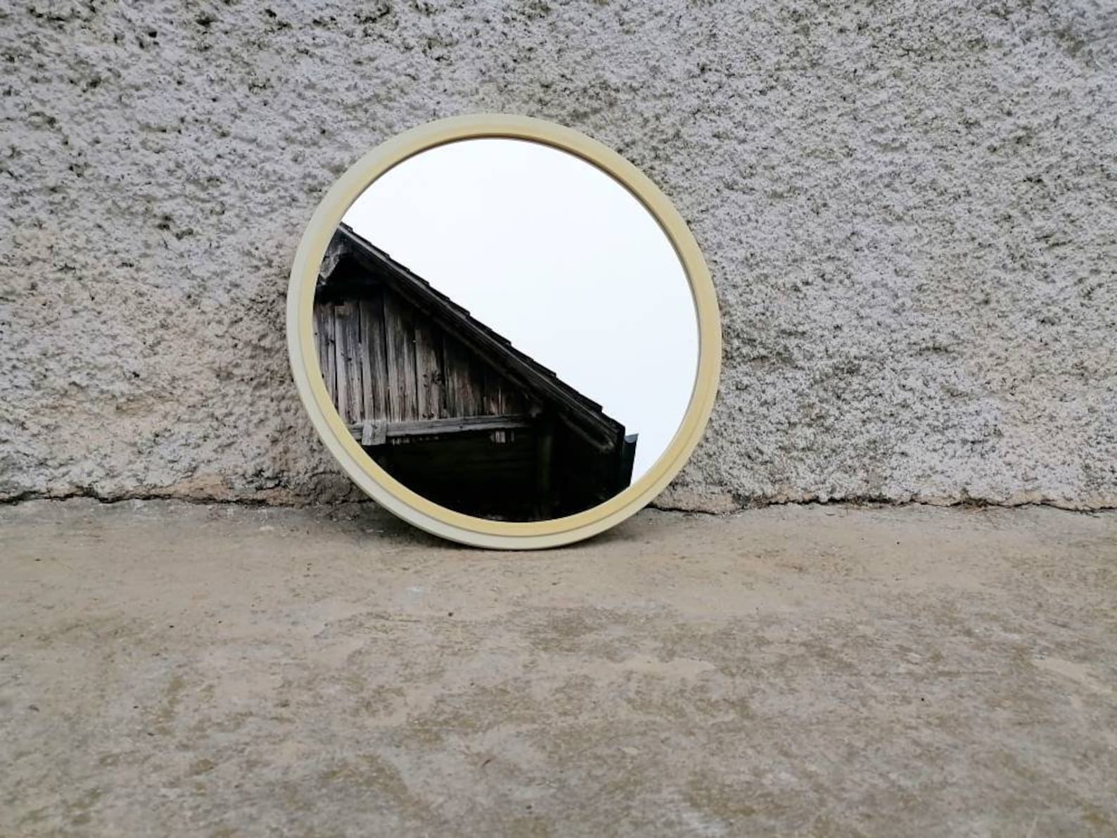 Vintage Mid Century Modern Round Mirror / Plastic Round Mirror - Etsy