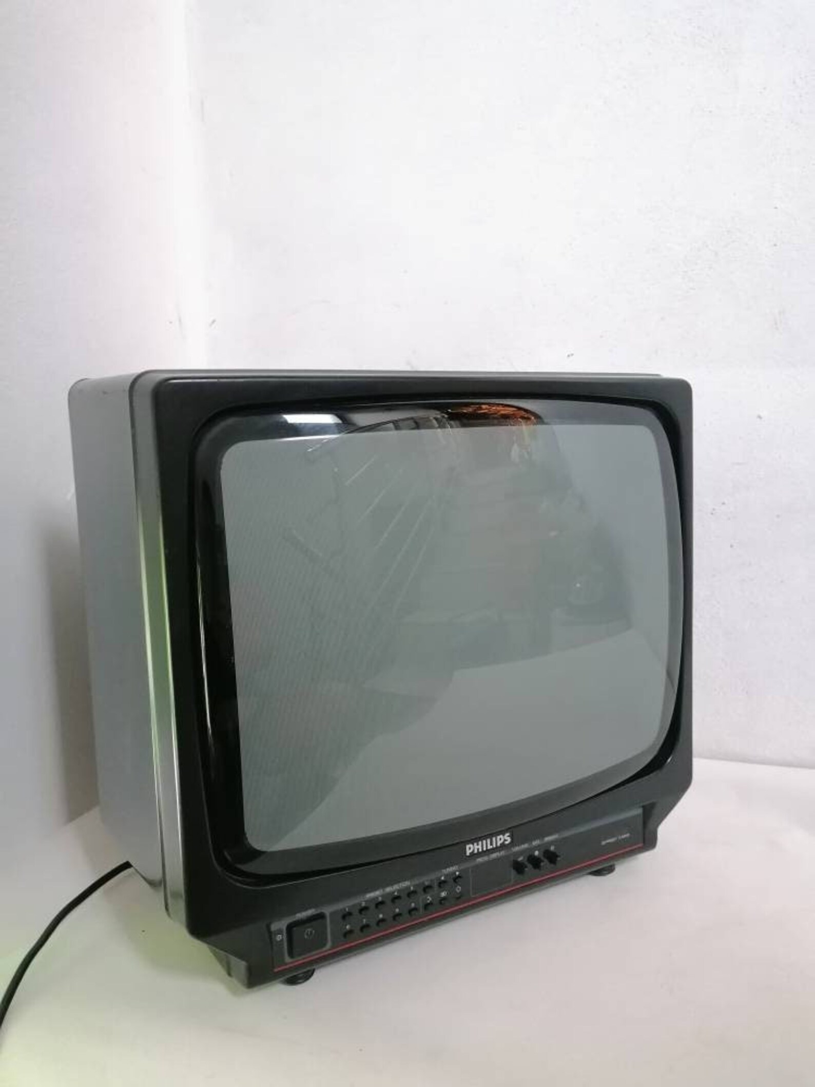 Vintage Plastic Philips Analogue Tv/ Retro Colour Tv/ Retro - Etsy