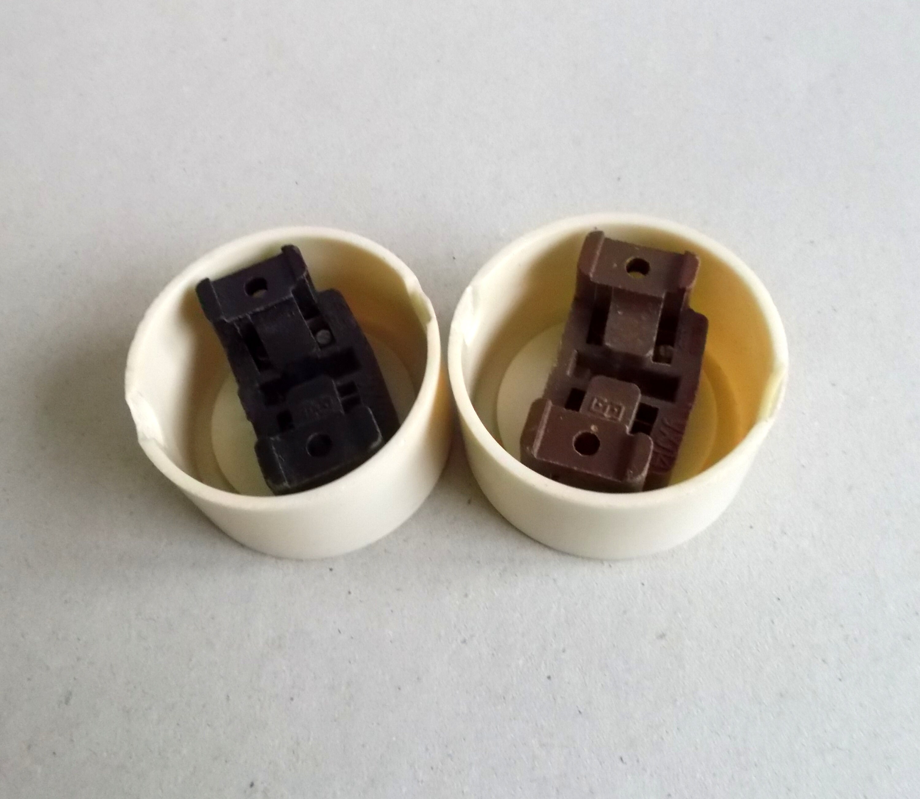 Soviet Vintage Electrical Round Bakelite Outlets. 220 Volts - Etsy