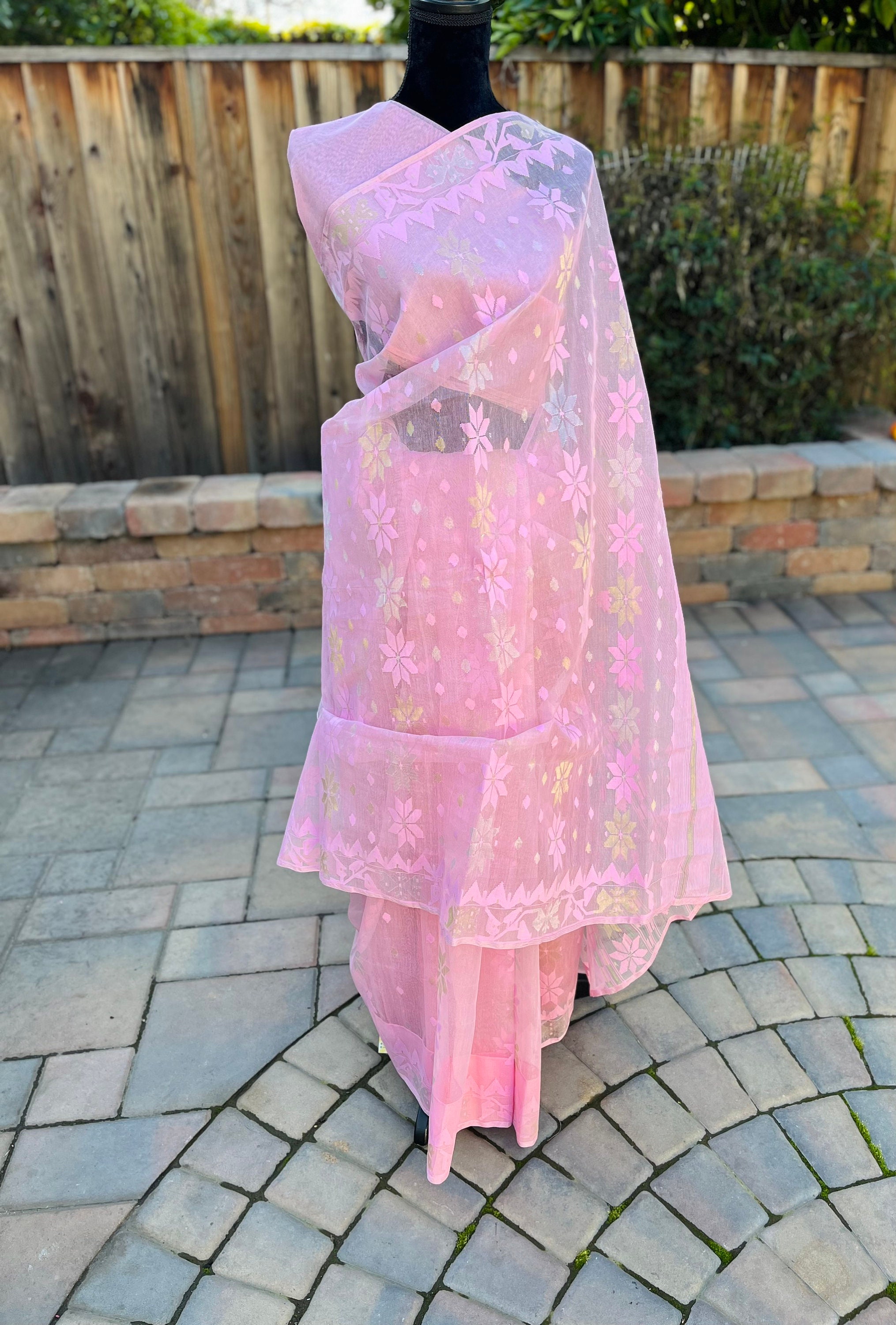 Half Silk Dhakai Jamdani in Baby Pink and Golden Color | 84 Count ...