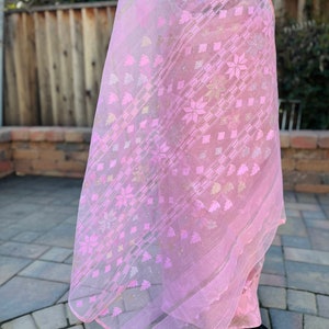 Half Silk Dhakai Jamdani in Baby Pink and Golden Color | 84 Count ...