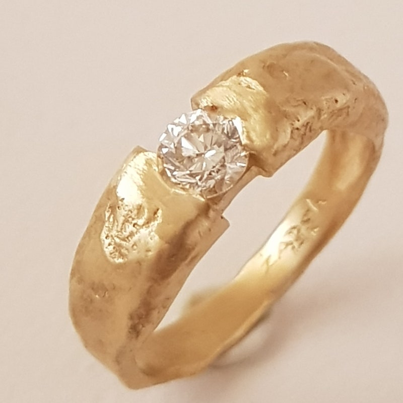 Hammered Gold Ring - Etsy