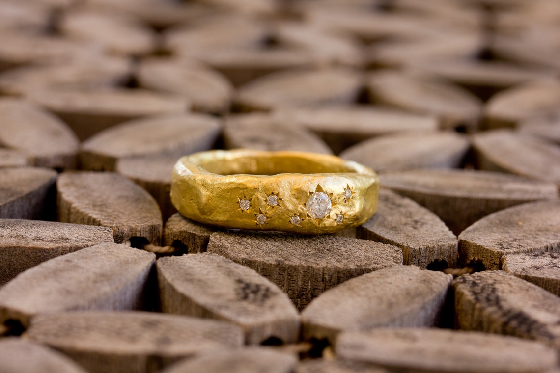Hammered Gold Diamond Wedding Ring Handmade Gold Ring - Etsy