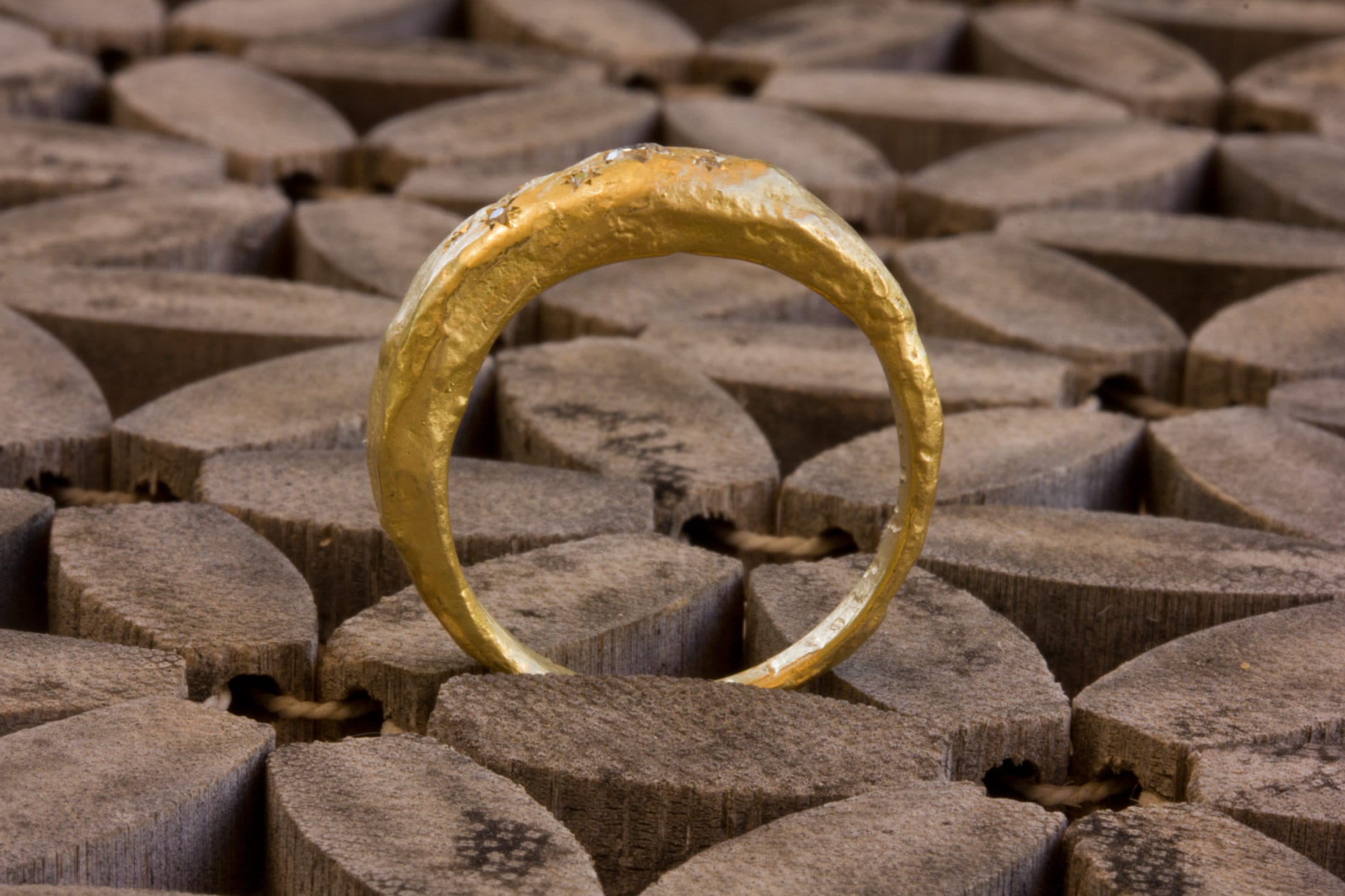 Hammered Gold Diamond Wedding Ring Handmade Gold Ring - Etsy