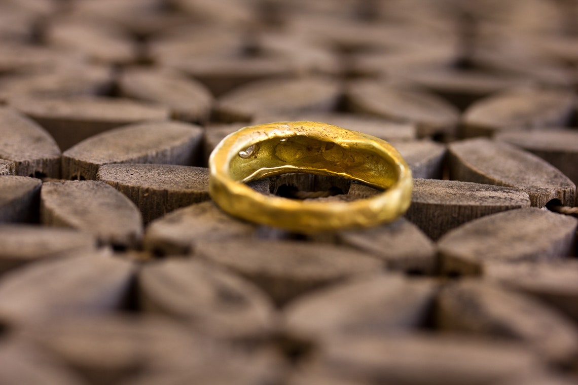 Hammered Gold Diamond Wedding Ring Handmade Gold Ring - Etsy