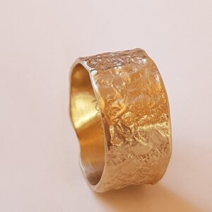 22k Matte Finish Gold Band, Hammered and Textured Gold Wedding Ring ...