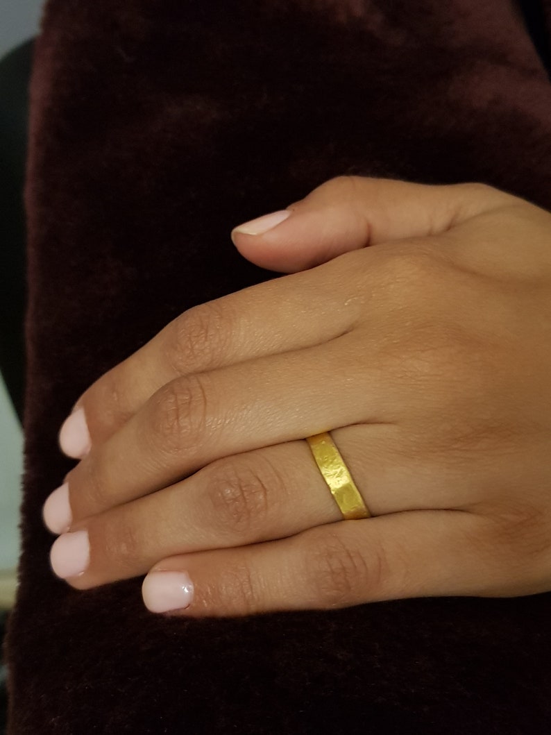 18k Solid Gold Ring for Women 4mm Wedding Band Hammered Gold - Etsy