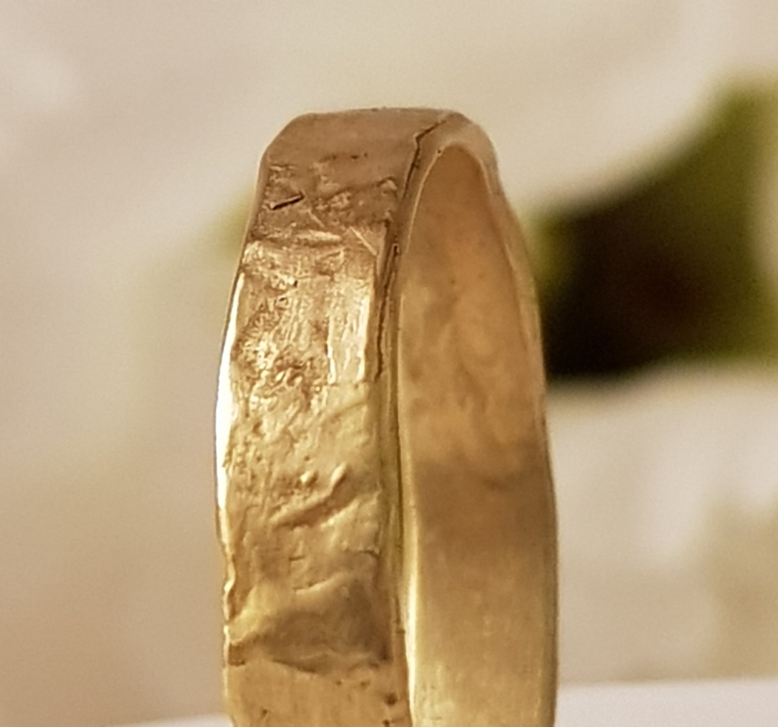 18k Solid Gold Ring for Women 4mm Wedding Band Hammered Gold - Etsy