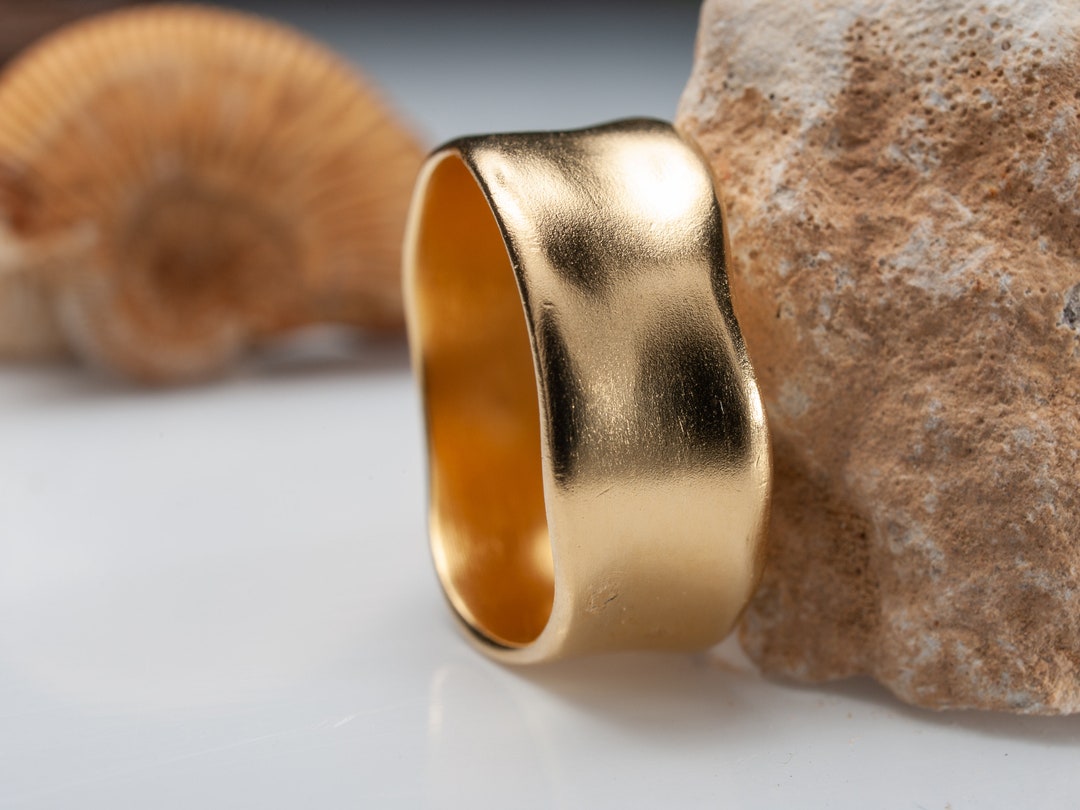 22k Solid Gold Wedding Band for Men, Men's 22k Gold Ring, 8-9mm Gold ...