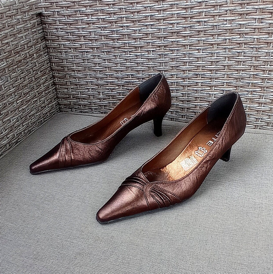 Vintage Leather Statement Bronze Pumps, Retro Style Pointed Pumps EU ...