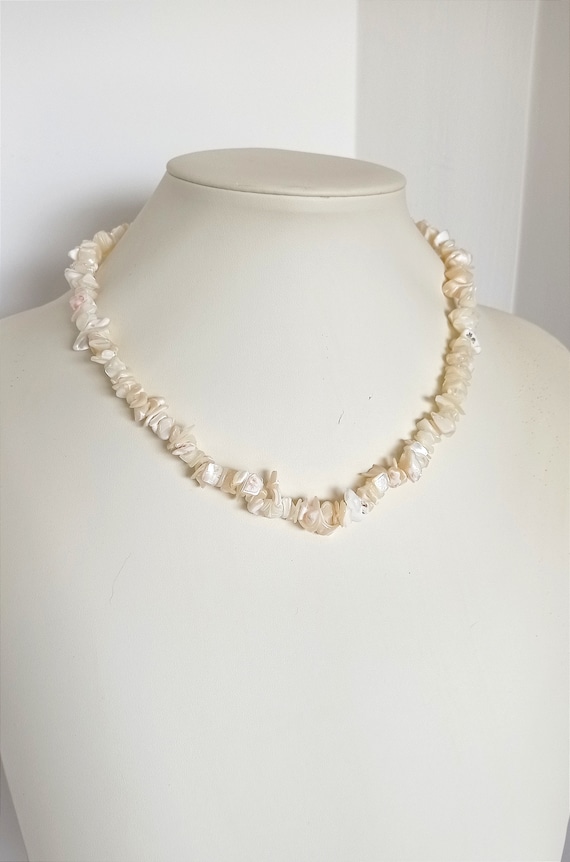 Vintage minimal shell chips statement necklace, handm… - Gem