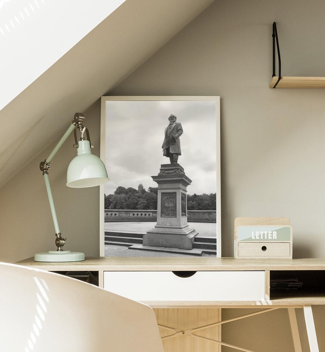 Sir Situs Salt Statue in Roberts Park, Saltaire, Shipley Yorkshire ...