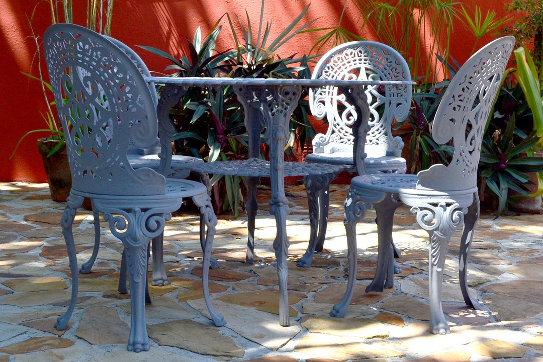 Vintage Victorian Style Patio Outdoors Garden Dining Set Table and Four ...