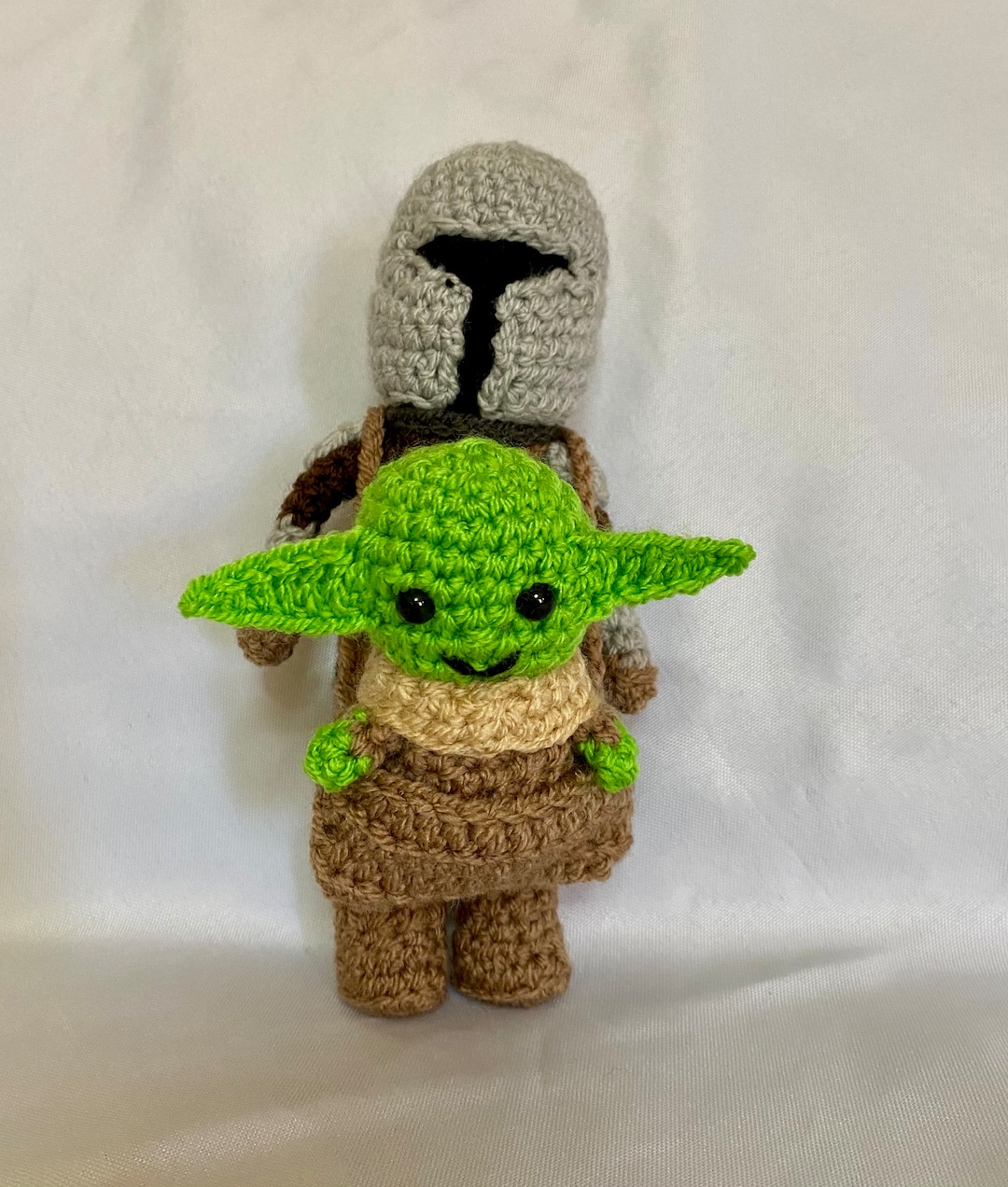 A Crocheted Mando and Grogu Stuffed Toy/amigurumi/kawaii Styled/stuffed ...